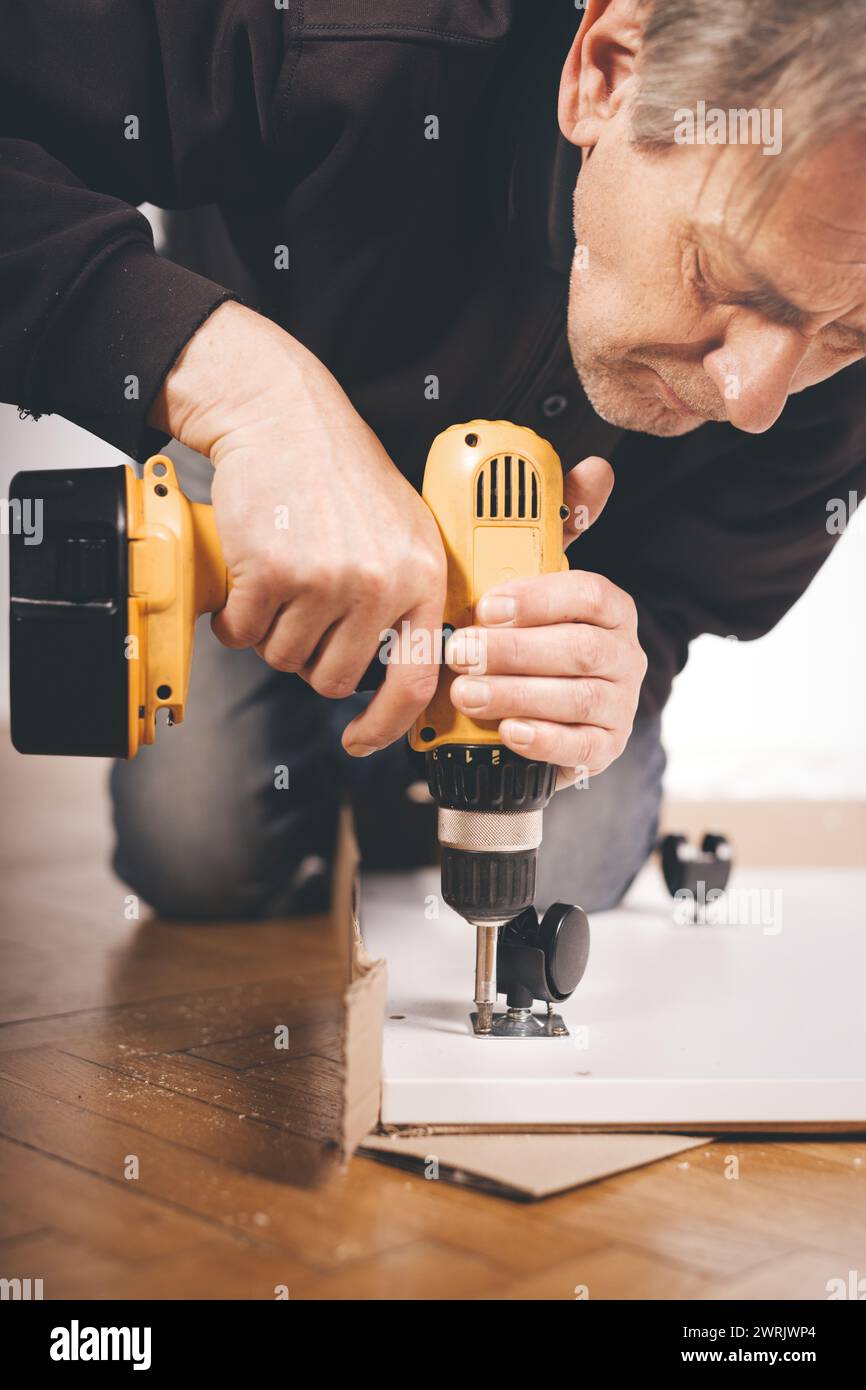 Man drawers hi-res stock photography and images - Alamy