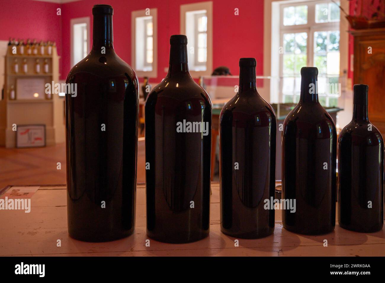 Medoc red wine bottles hi-res stock photography and images - Alamy