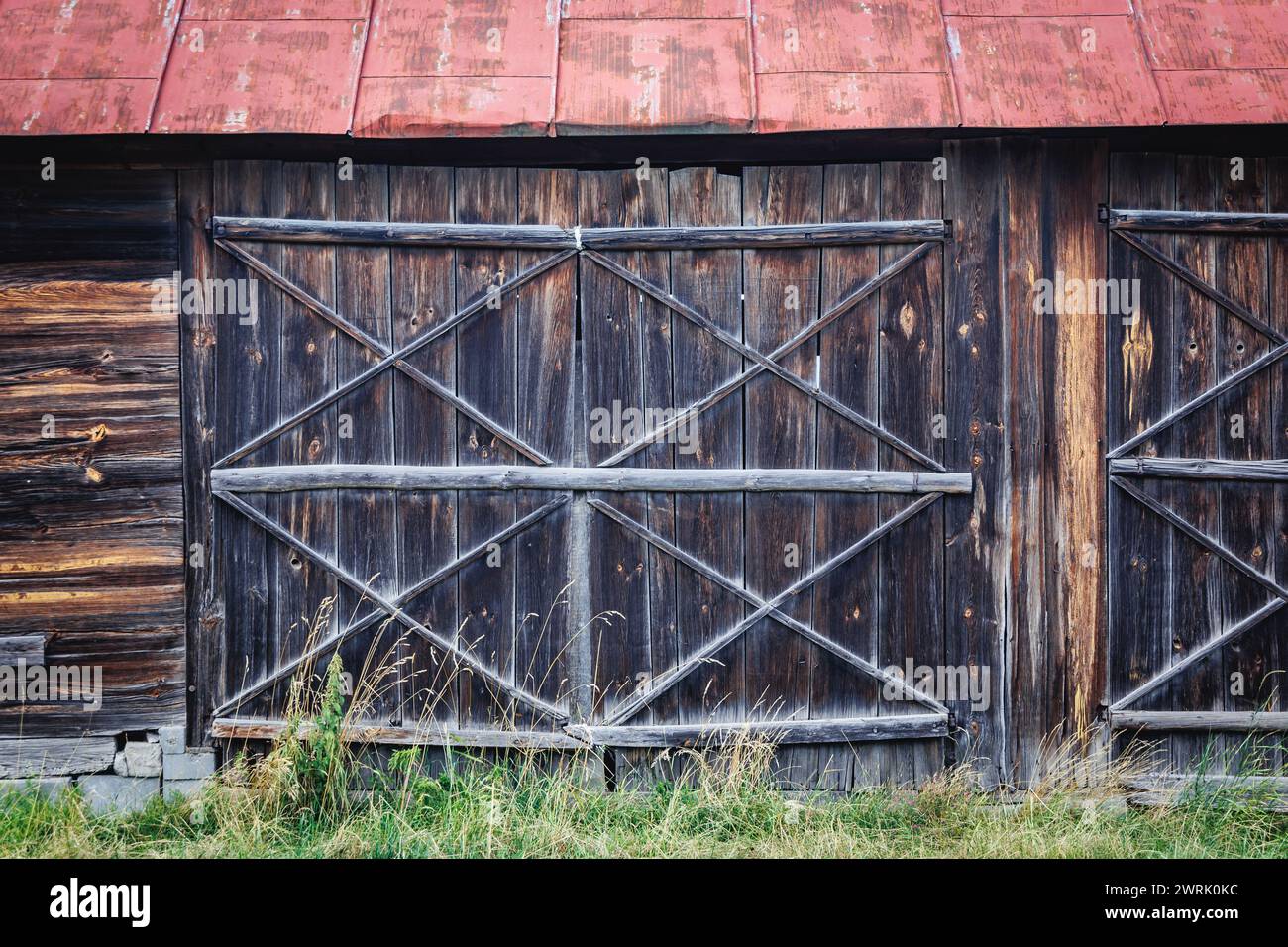 Gate of old wooden traditional barn in Wgreouw County, rural area of ...