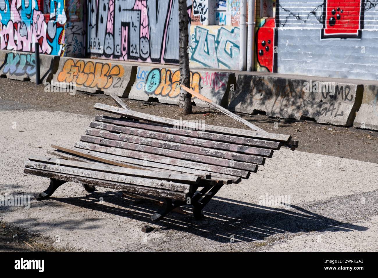 A twisted wonky bench seat on the Tejo Promenade along River Tagus (Rio ...