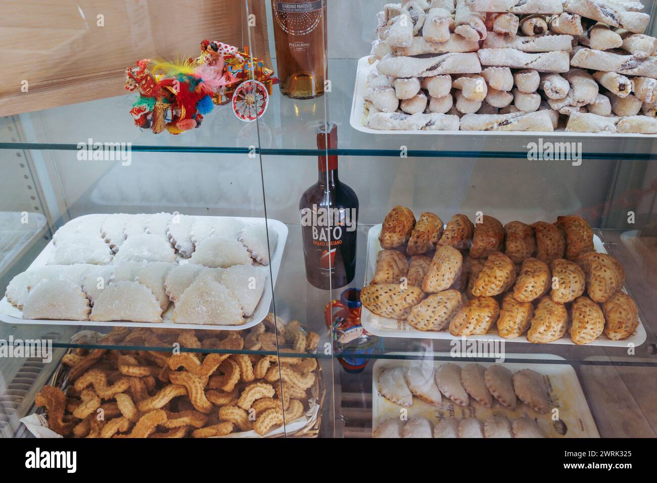 Sicily traditional sweets hi-res stock photography and images - Alamy