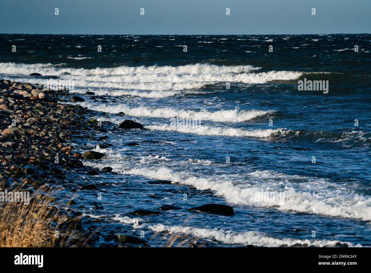 Lots of waves hi-res stock photography and images - Alamy