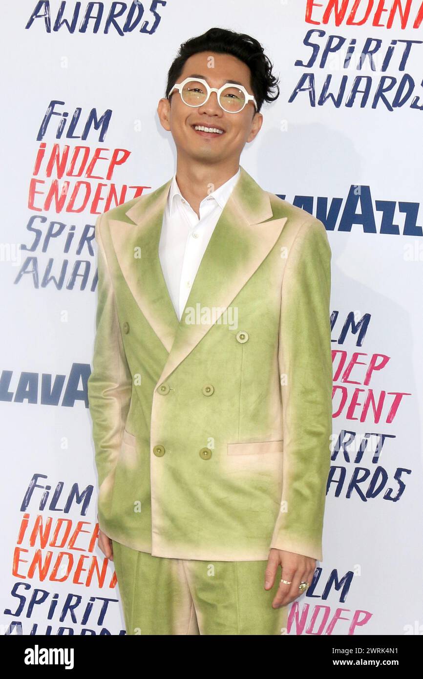 LOS ANGELES - FEB 25: Lee Sung Jim at the 2024 Film Independent Spirit ...