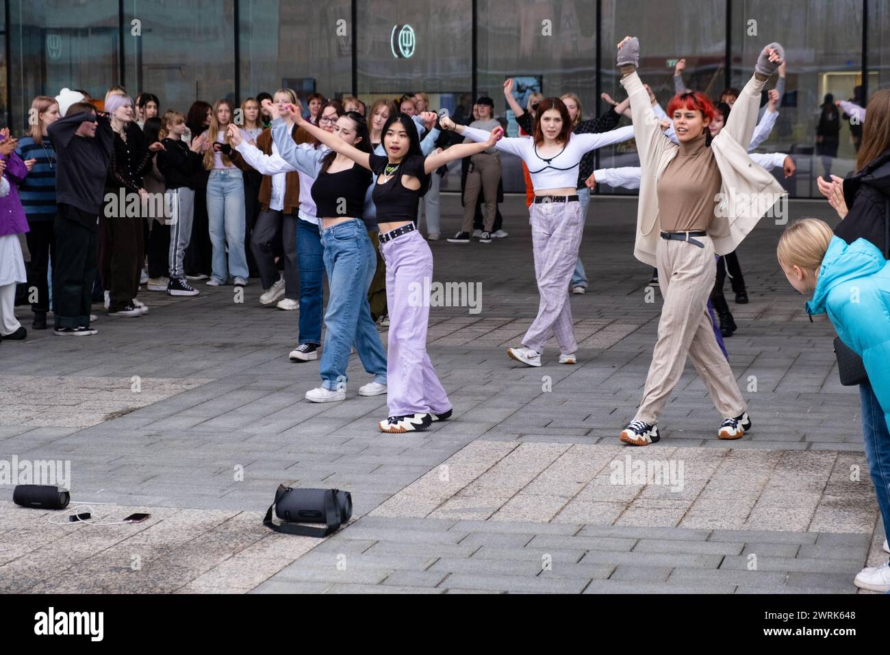 KPOP RANDOM PLAY DANCE BATTLE, HELSINKI: A large group of teenagers ...