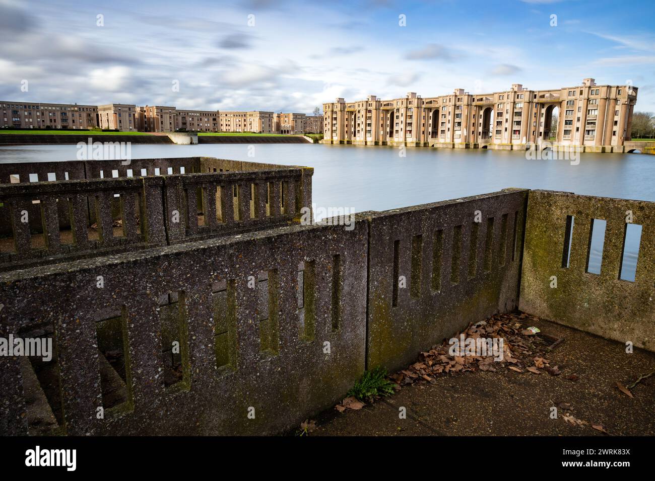 Long-exposure view of the residential complex "Les Arcades du Lac ...