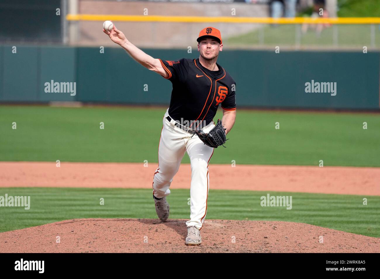 San Francisco Giants pitcher Daulton Jefferies warms up during the ...