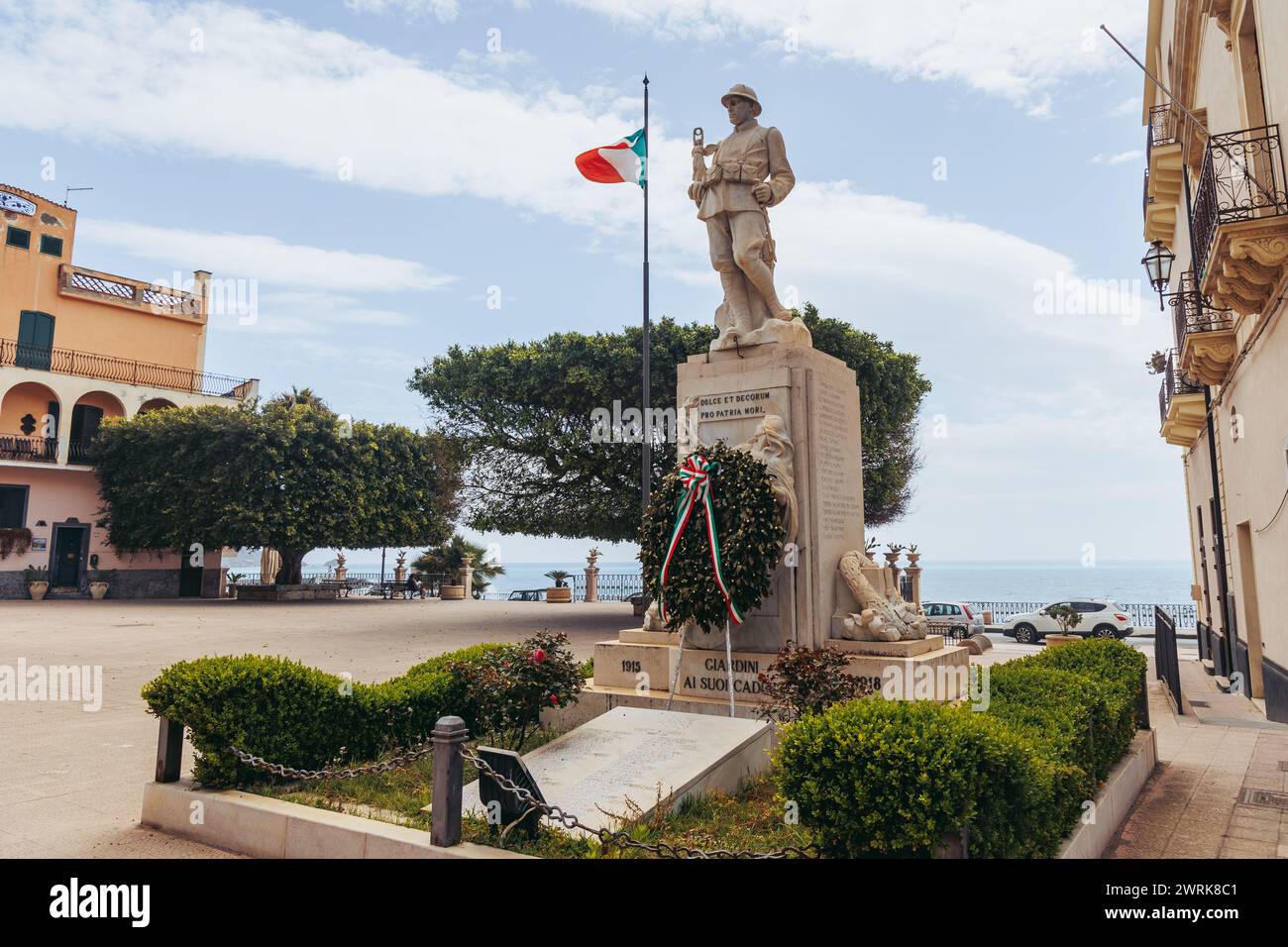Plaza giardini hi-res stock photography and images - Alamy