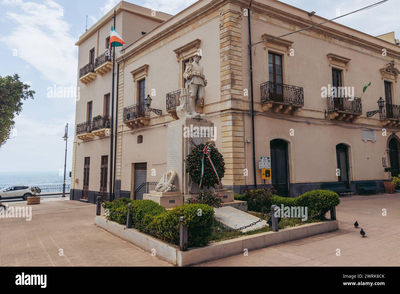 Plaza giardini hi-res stock photography and images - Alamy