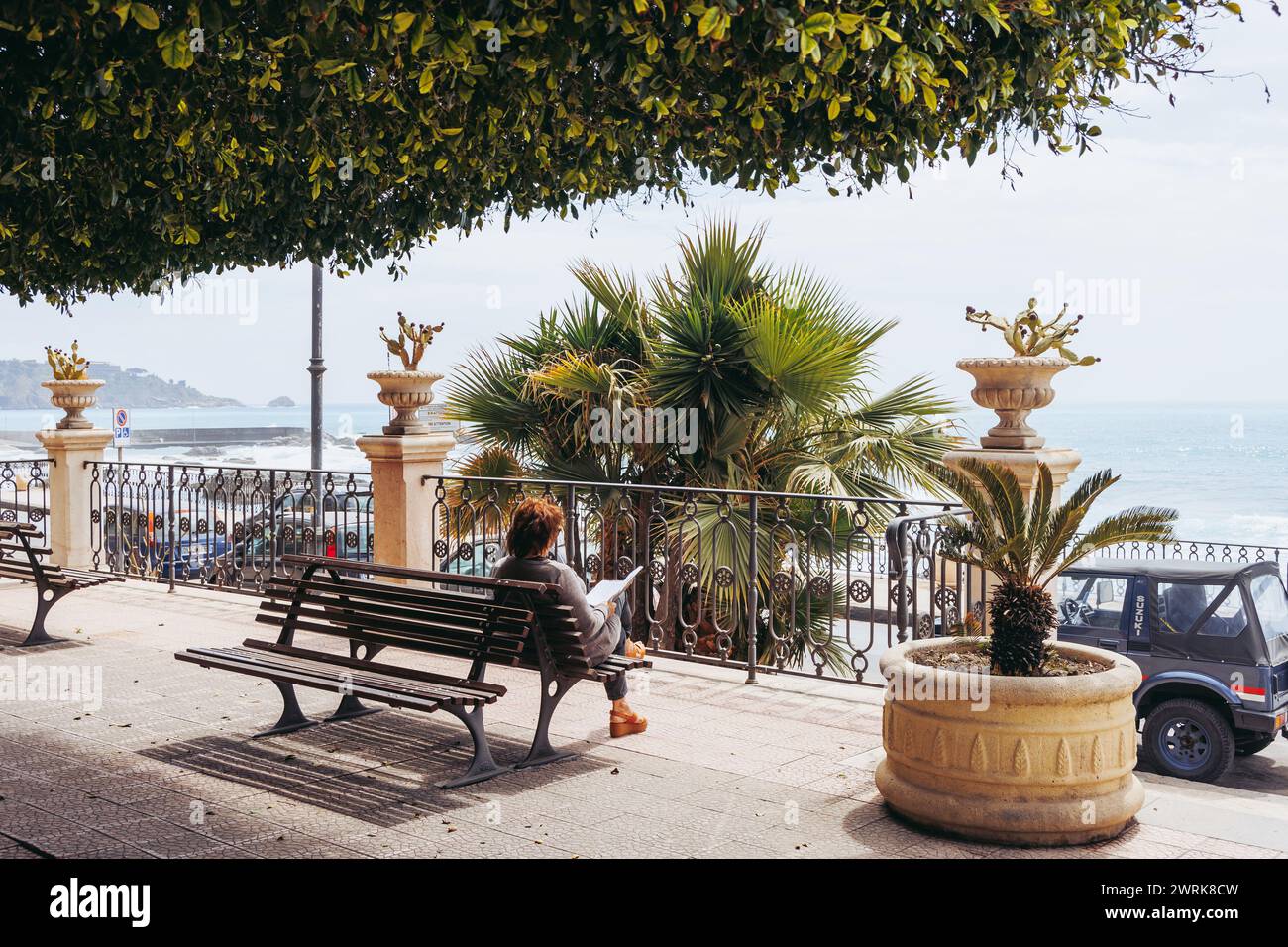 Plaza giardini hi-res stock photography and images - Alamy
