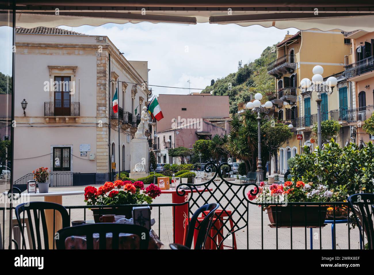 Plaza giardini hi-res stock photography and images - Alamy