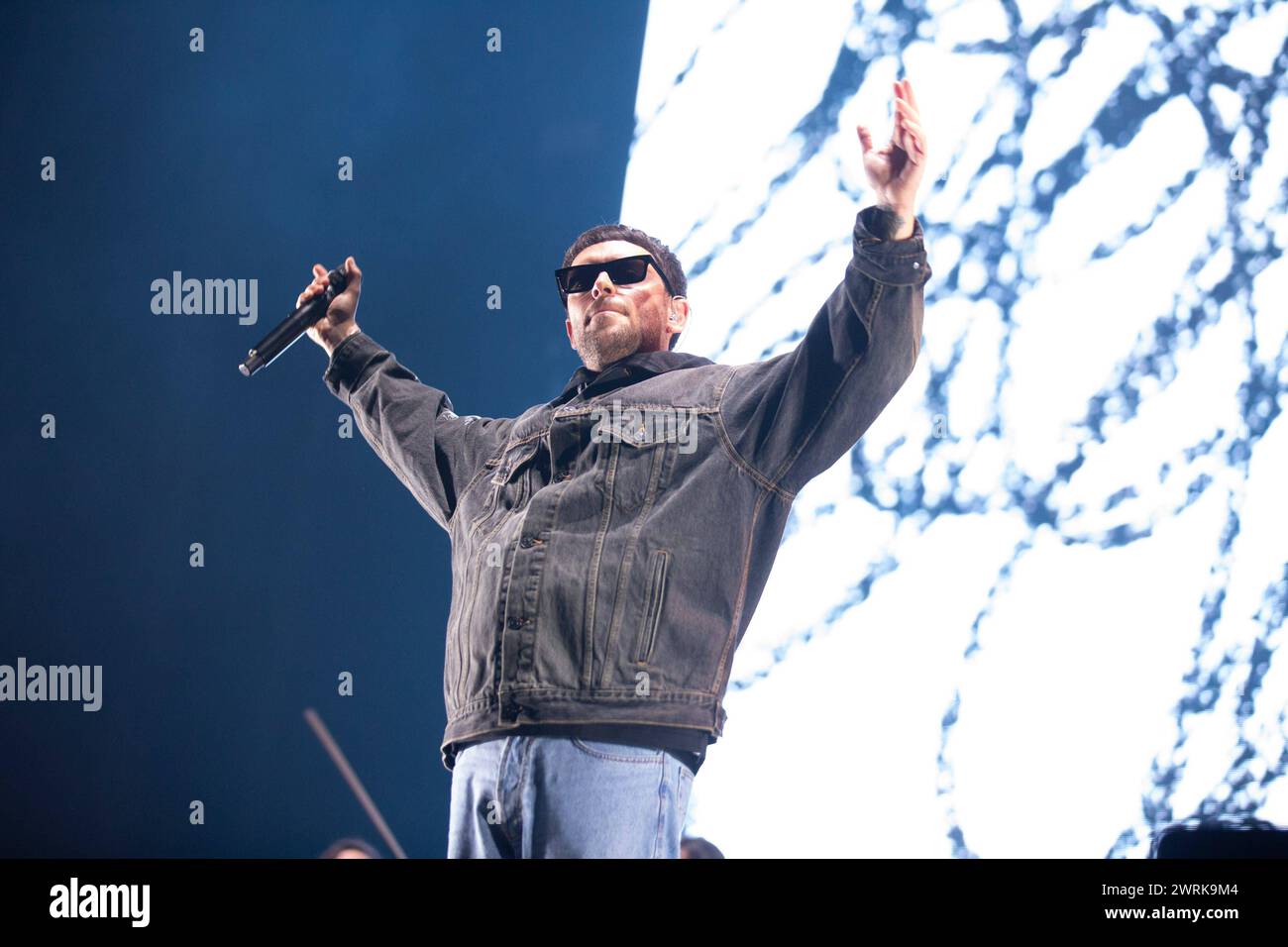 X dentro hi-res stock photography and images - Alamy