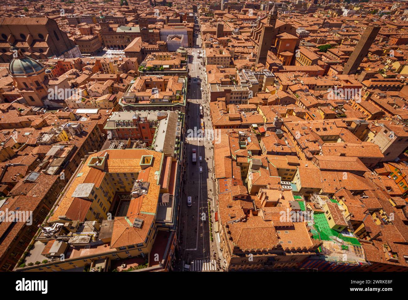 Red torri hi-res stock photography and images - Alamy