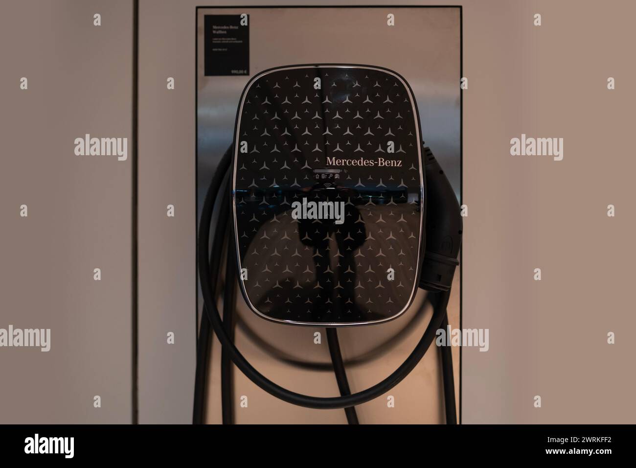 Power Charger Mercedes electric vehicle, Mercedes-Benz Group, charging ...