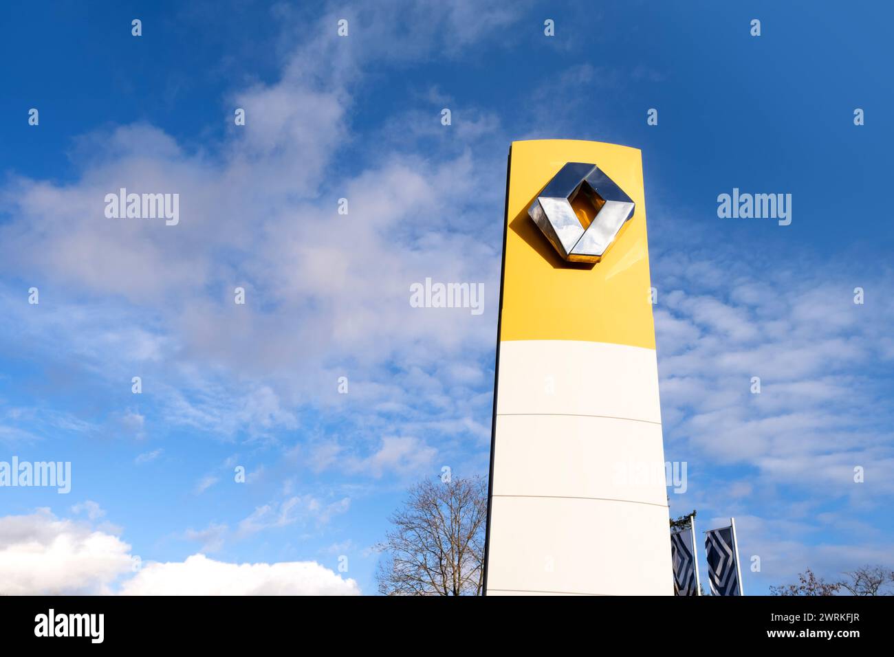 Advertising banners Renault, car dealership building, French Automobil ...