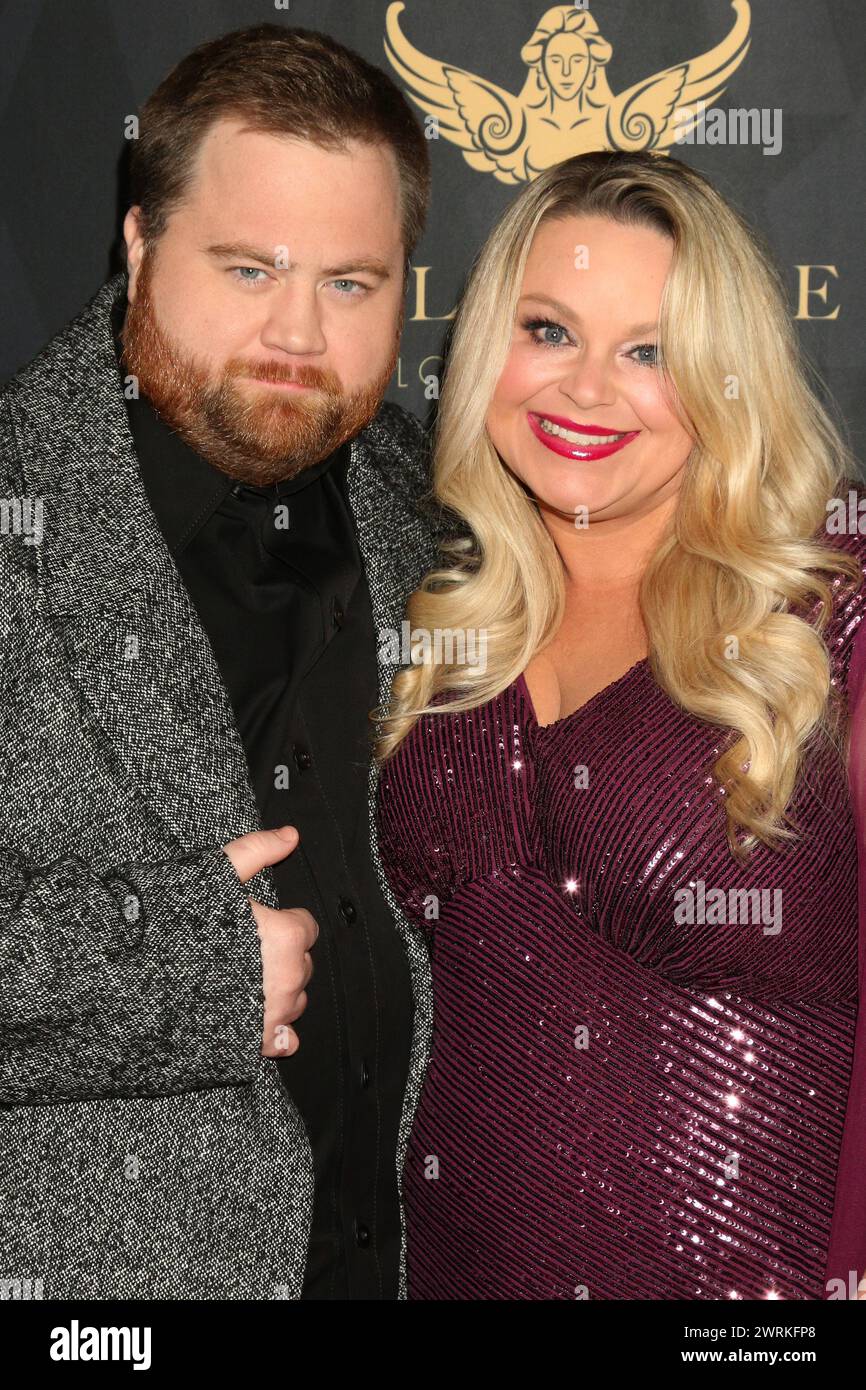 LOS ANGELES - JAN 8: Paul Walter Hauser, Amy Elizabeth Boland at the ...