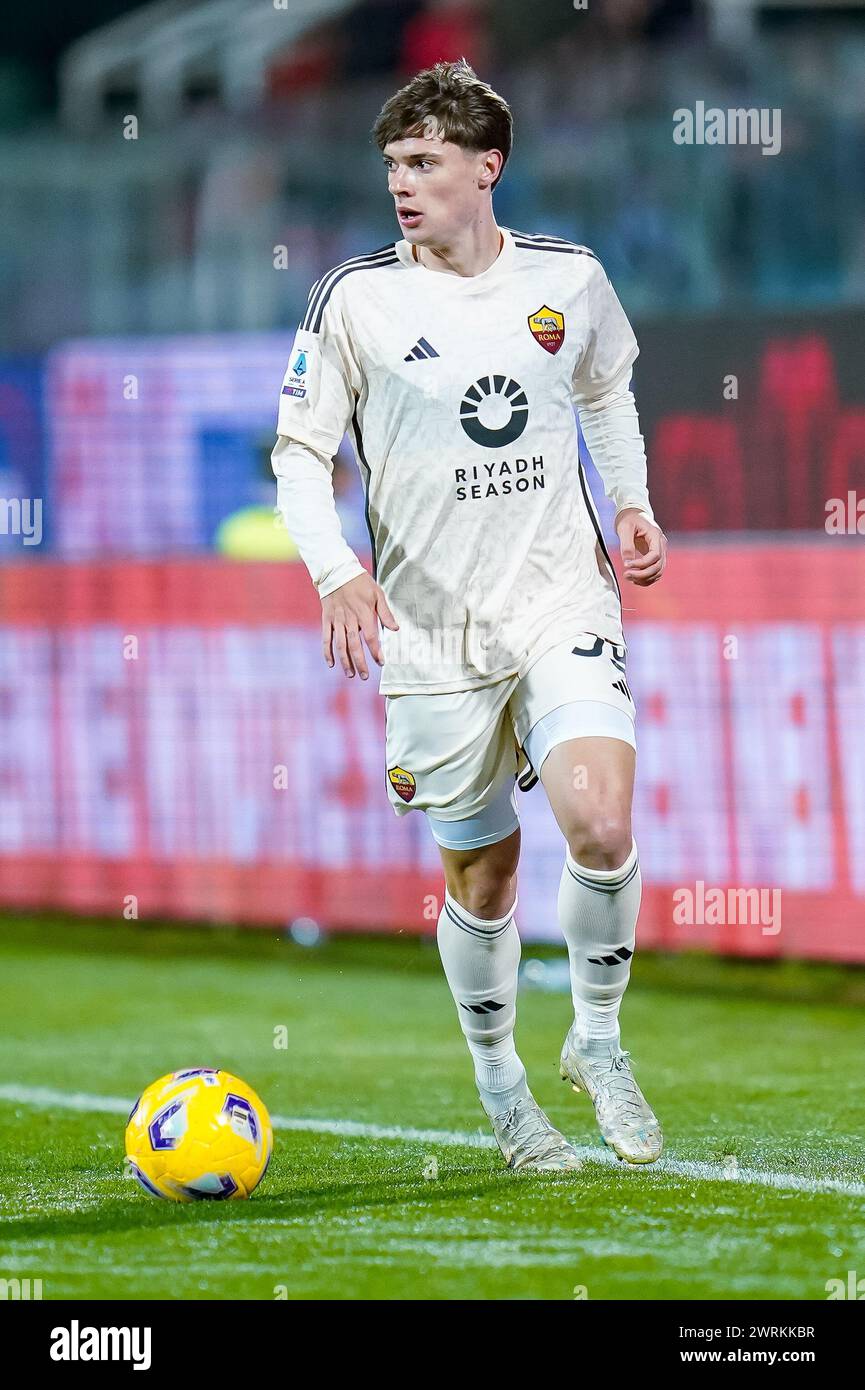 Nicola Zalewski of AS Roma during the Serie A TIM match between ACF ...