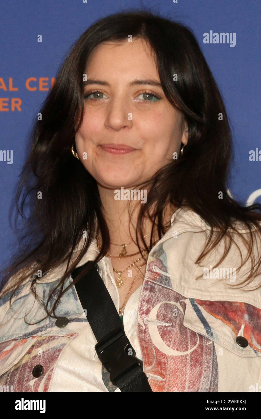 LOS ANGELES - JAN 13: Hannah Dunne at the Ex-Husbands Screening ...