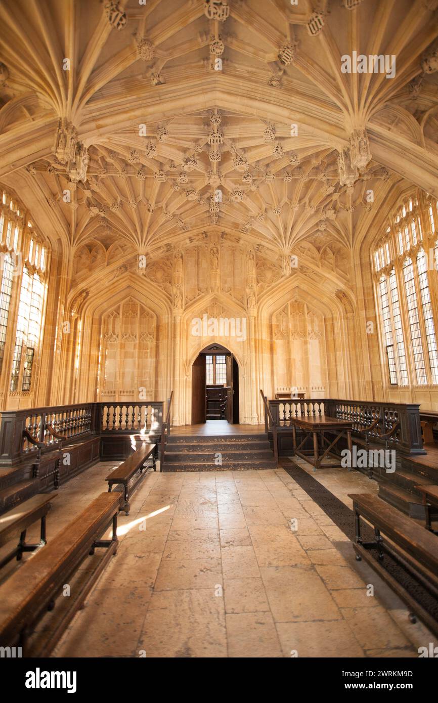Oxford convocation house hi-res stock photography and images - Alamy