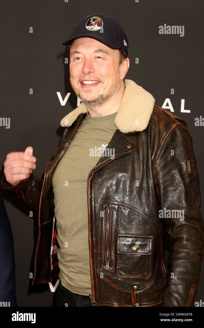 LOS ANGELES - FEB 3: Elon Musk at the "Lola" Special VIP Screening at ...