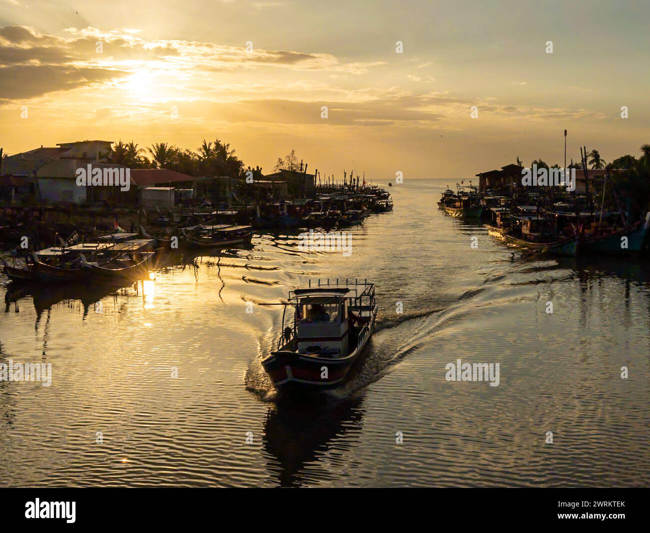Fishing boat back from the sea Stock Photo - Alamy