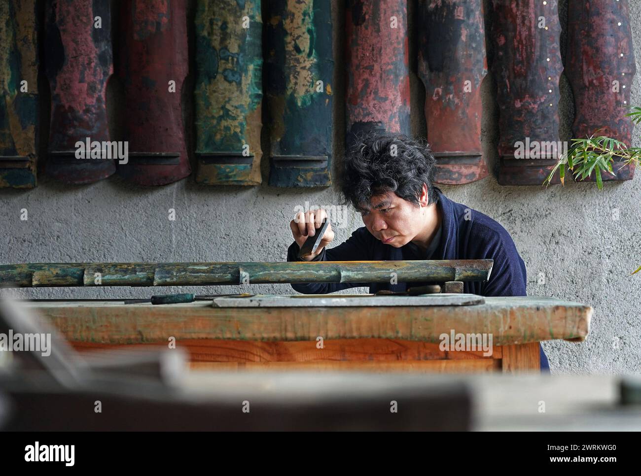 Plucked instrument maker hi-res stock photography and images - Alamy