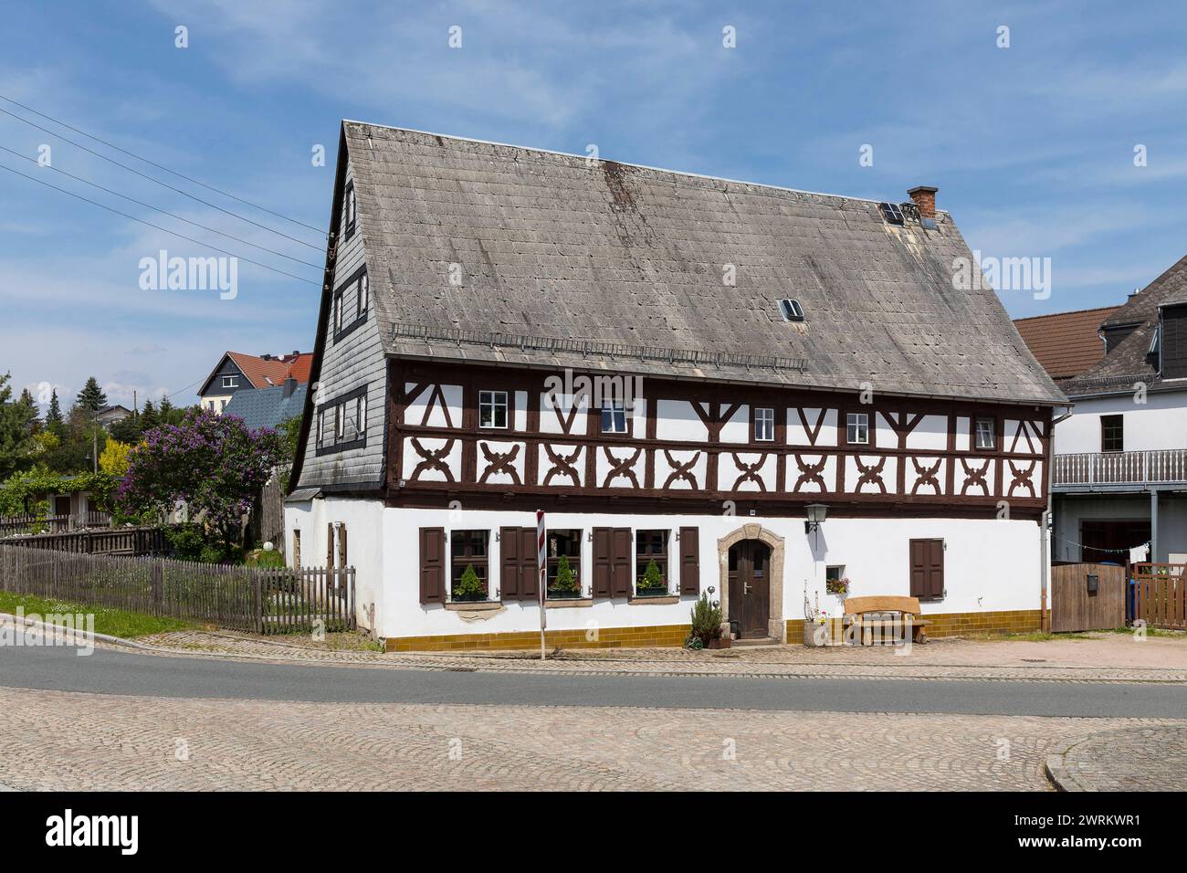 Alter Gasthof, markantes Fachwerkhaus in Hirschfelde, Sachsen ...