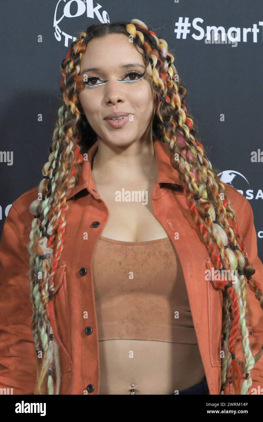 LOS ANGELES - FEB 4: Goldie Lux at the Universal Music Group Grammy ...