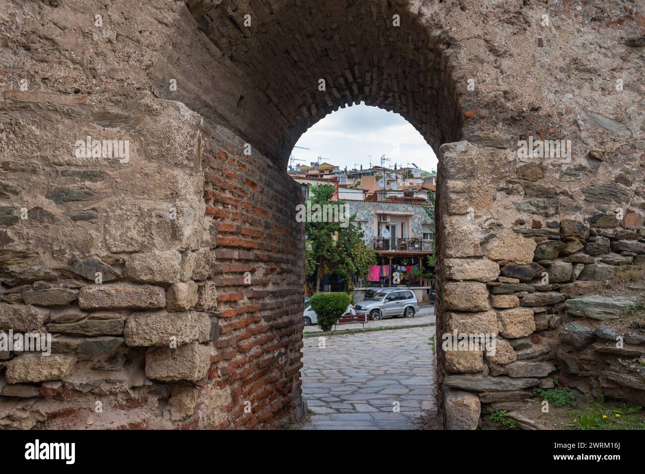 Side gate of Walls of Thessaloniki, remains of Byzantine walls ...