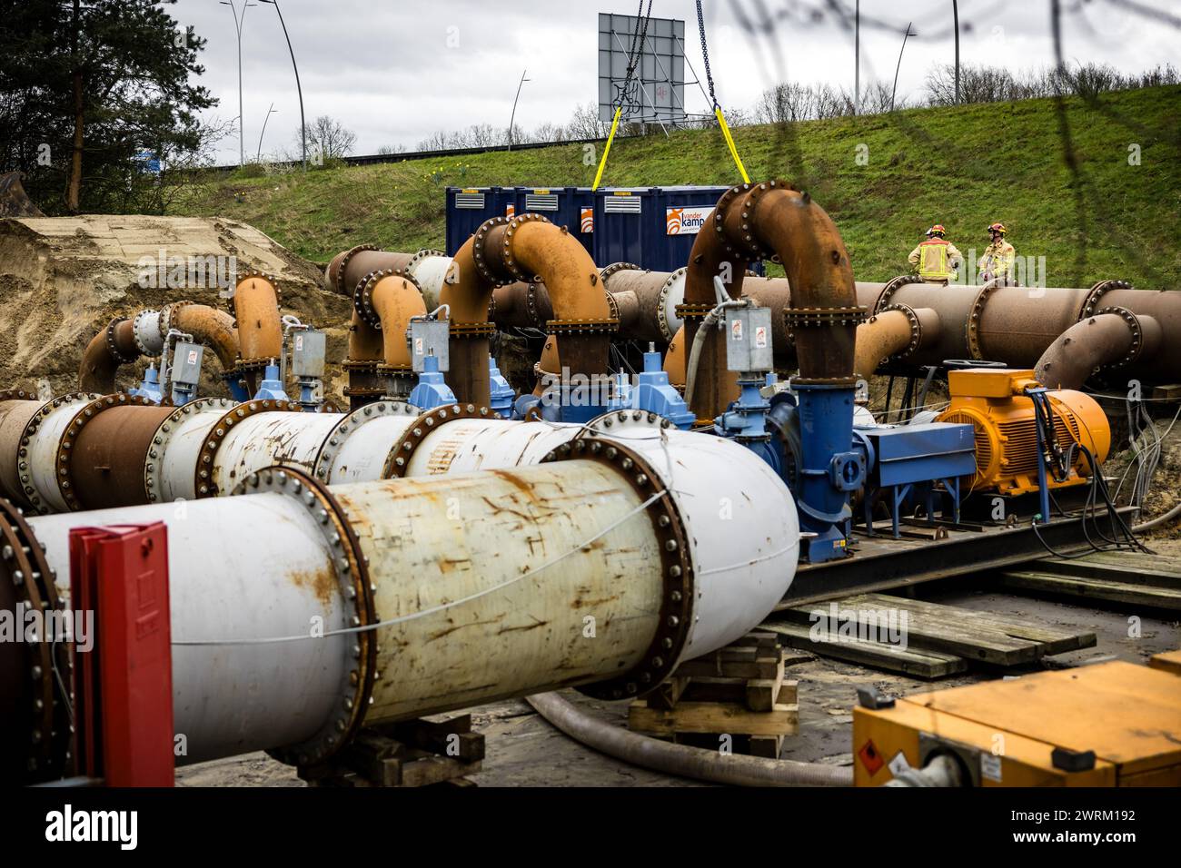 EINDHOVEN - Emergency services in Eindhoven where a large gas pipeline ...