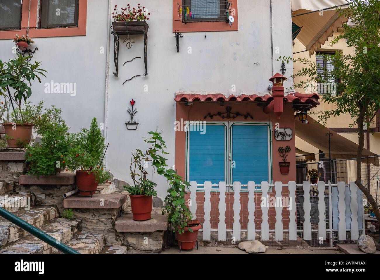 House in Ano Poli - Upper Town of Thessaloniki city, Greece Stock Photo - Alamy
