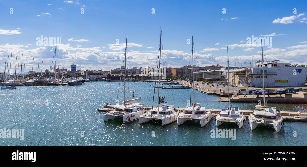 Panorama of catamarans at the jetty in the harbor of Valencia, Spain ...