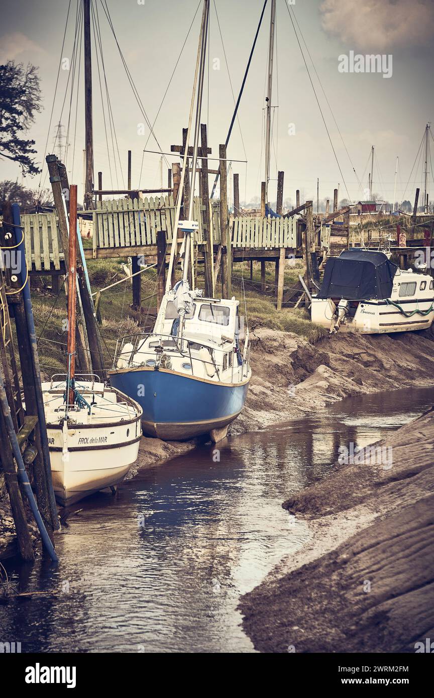 Boats on Skippool Creek at low tide Stock Photo - Alamy