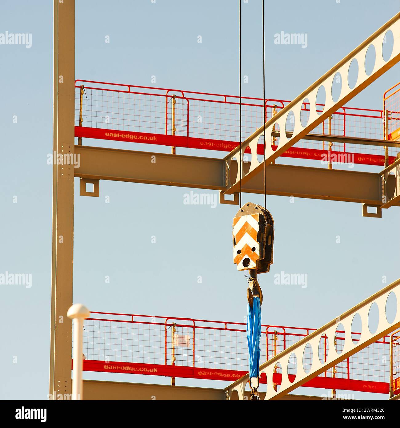 Skeleton frame construction hi-res stock photography and images - Alamy