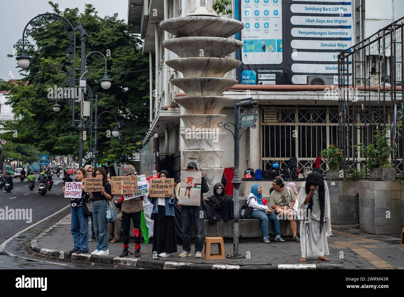 ART SOLIDARITY ACTION FOR PALESTINE Members of the Arts Solidarity for ...