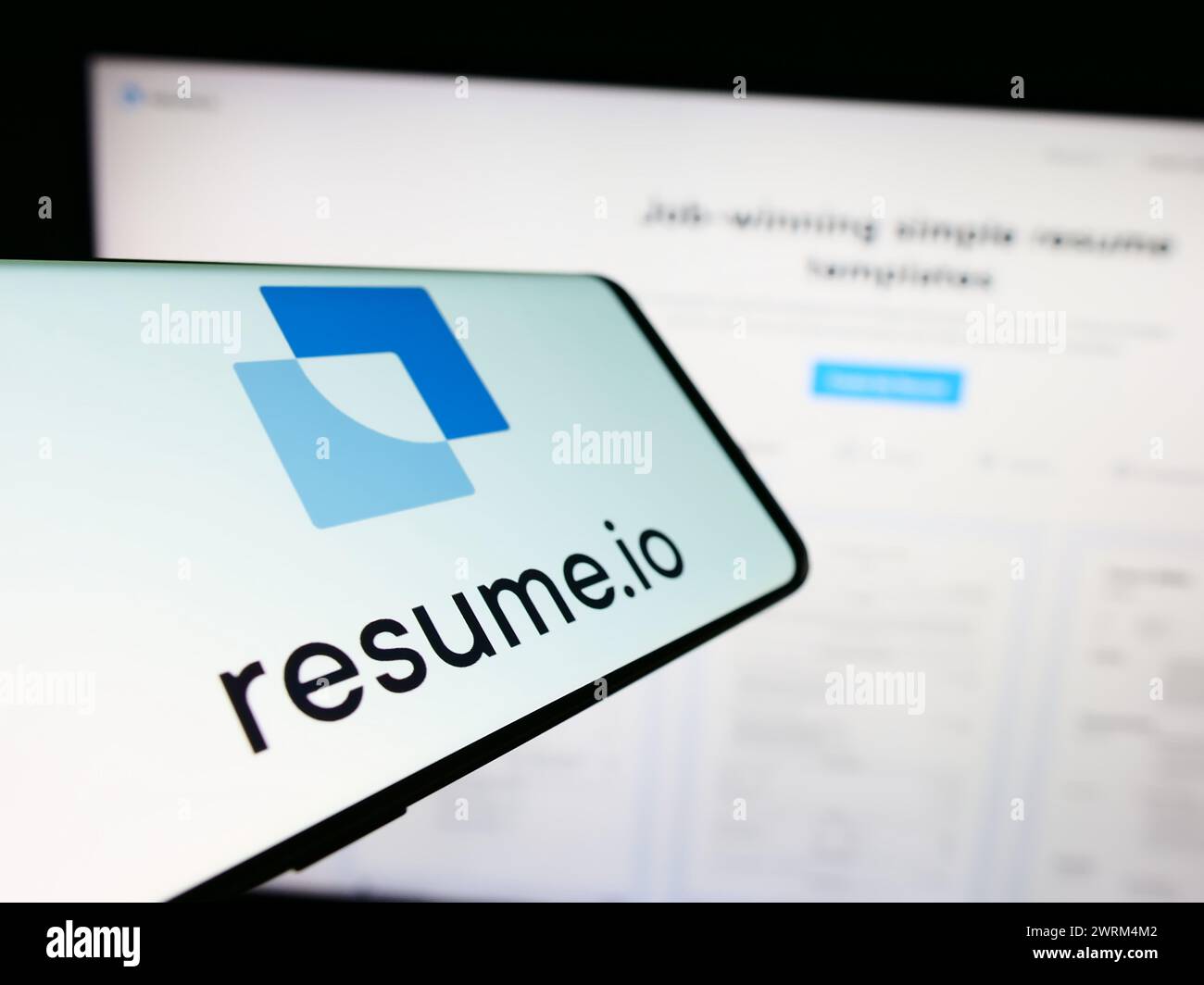 Resume io logo hi-res stock photography and images - Alamy