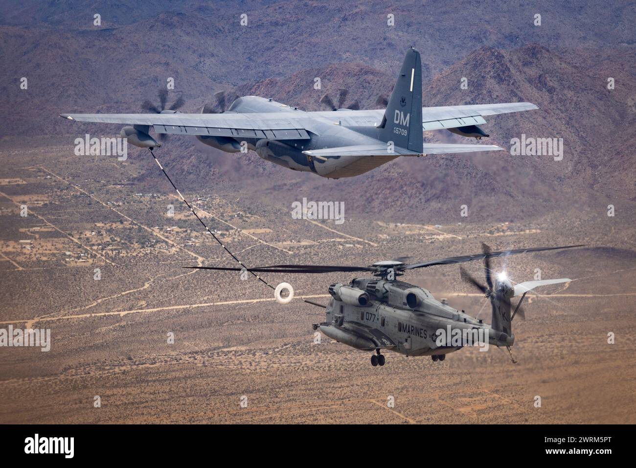 Marine corps helicopter squadron hi-res stock photography and images ...