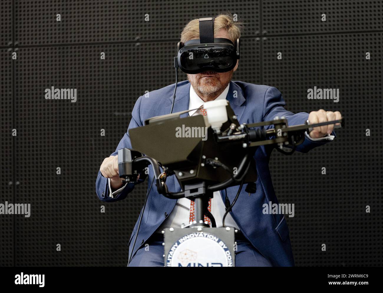 ROTTERDAM - King Willem-Alexander during a working visit to MINDbase of ...