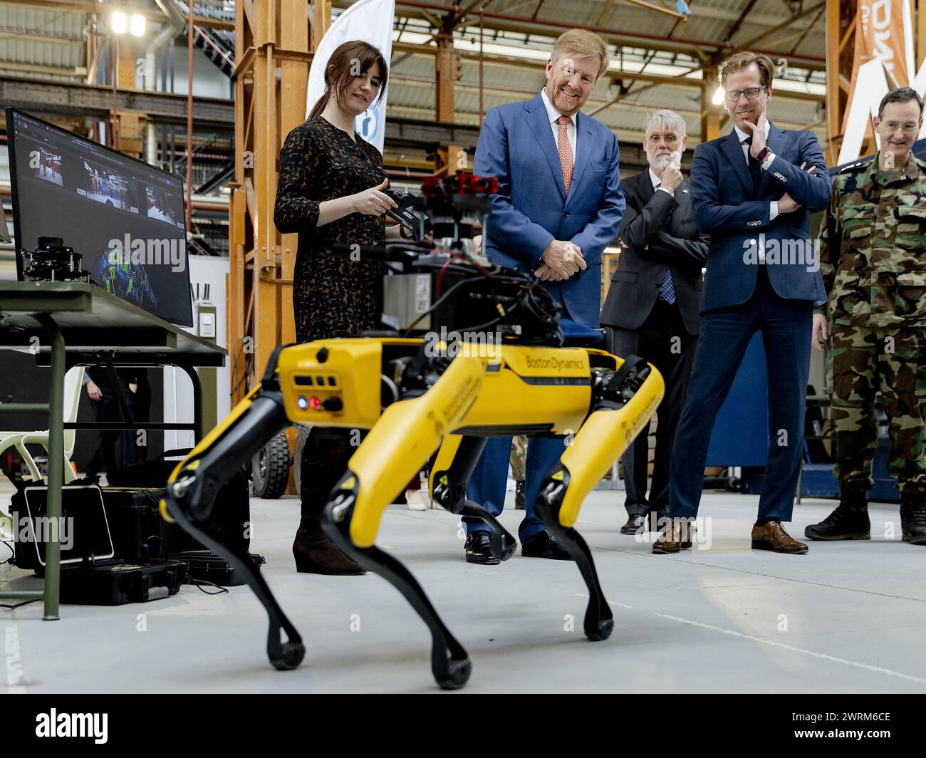 ROTTERDAM - King Willem-Alexander during a working visit to MINDbase of ...