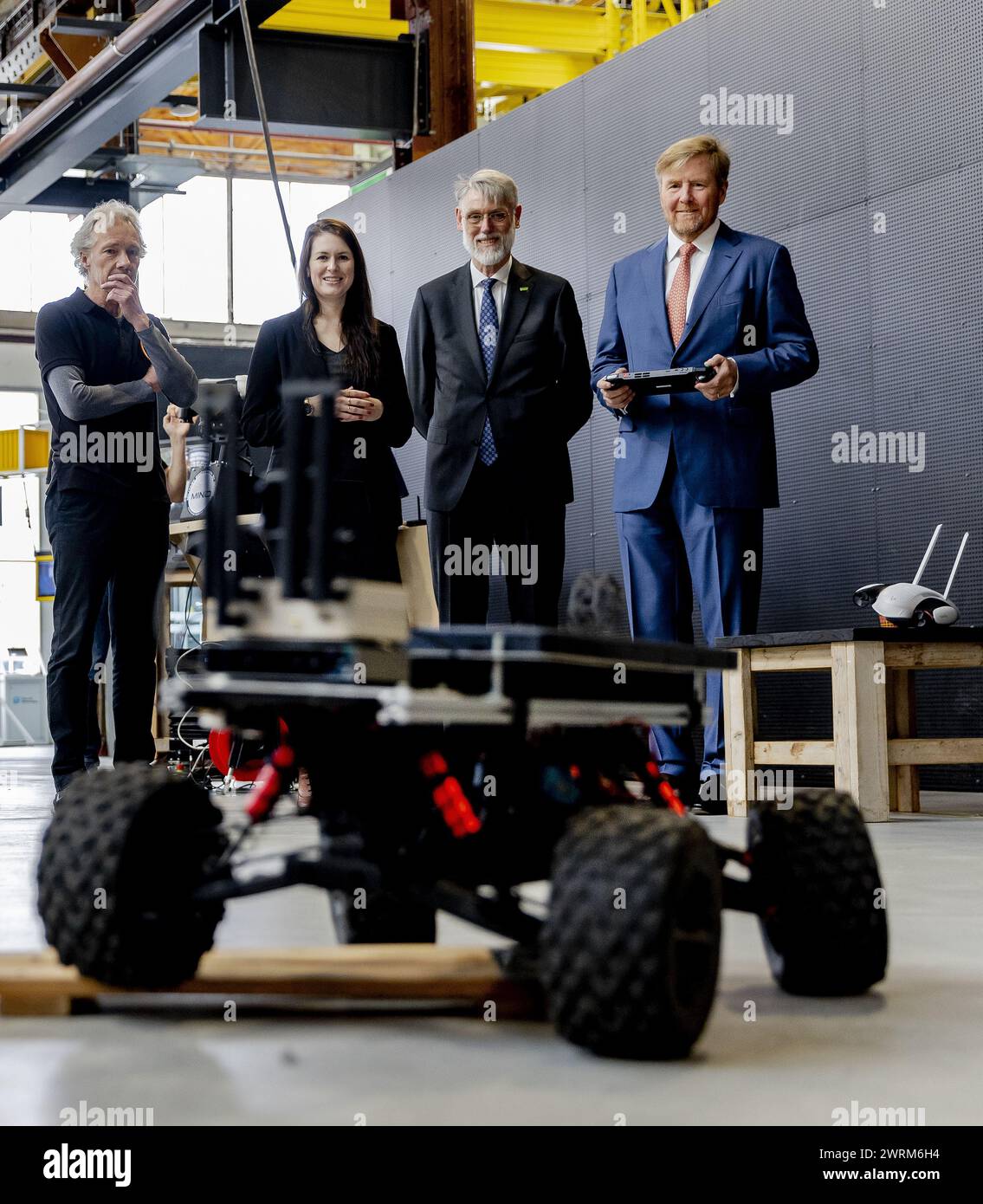 ROTTERDAM - King Willem-Alexander during a working visit to MINDbase of ...