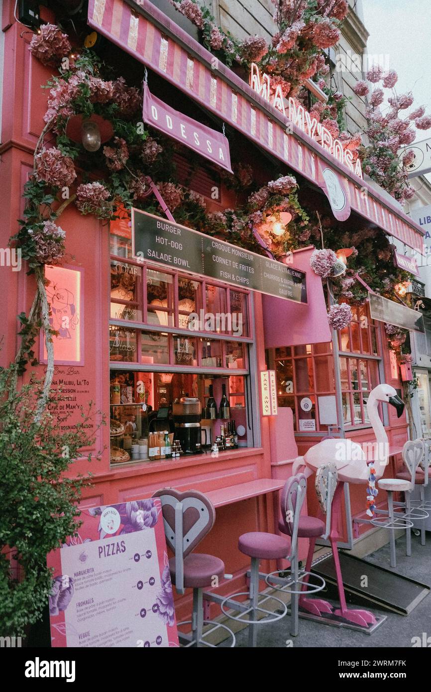 Paris cafe girl hi-res stock photography and images - Alamy