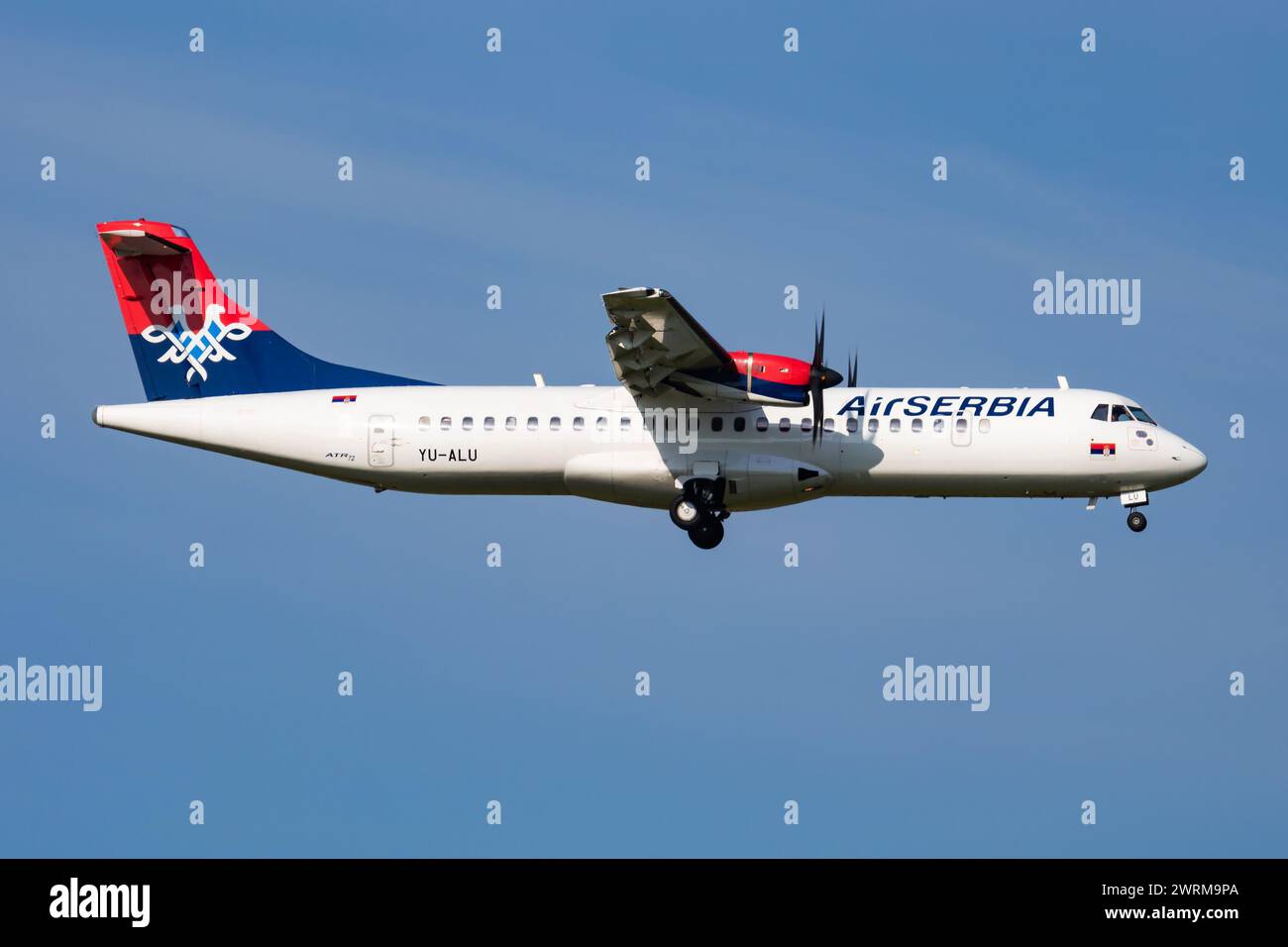 Regional transport airplanes hi-res stock photography and images - Alamy