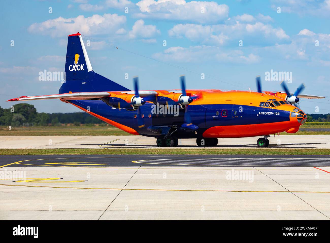 Antonov an 12 antonov airplane hi-res stock photography and images - Alamy