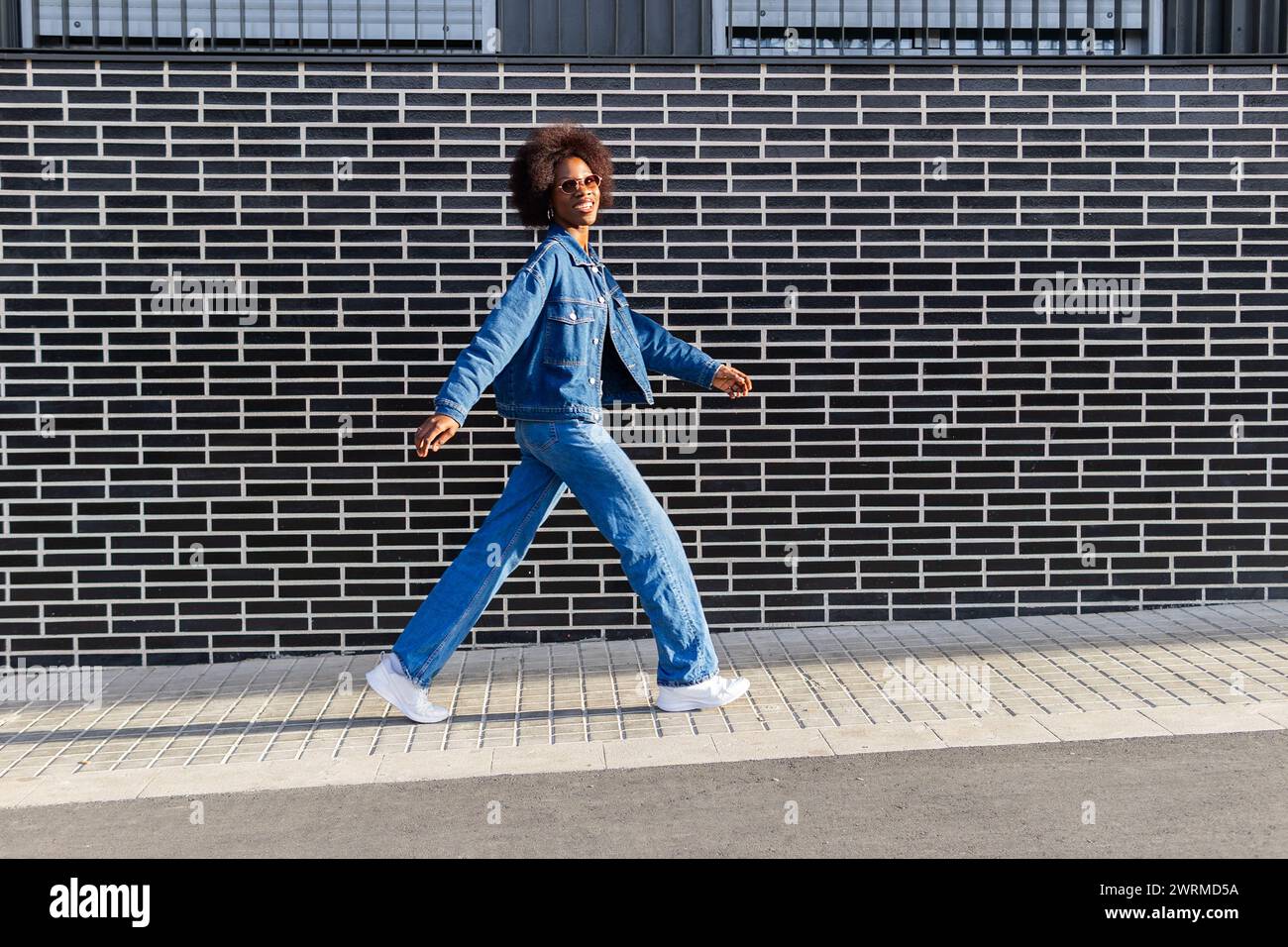 Dynamic strides hi-res stock photography and images - Alamy