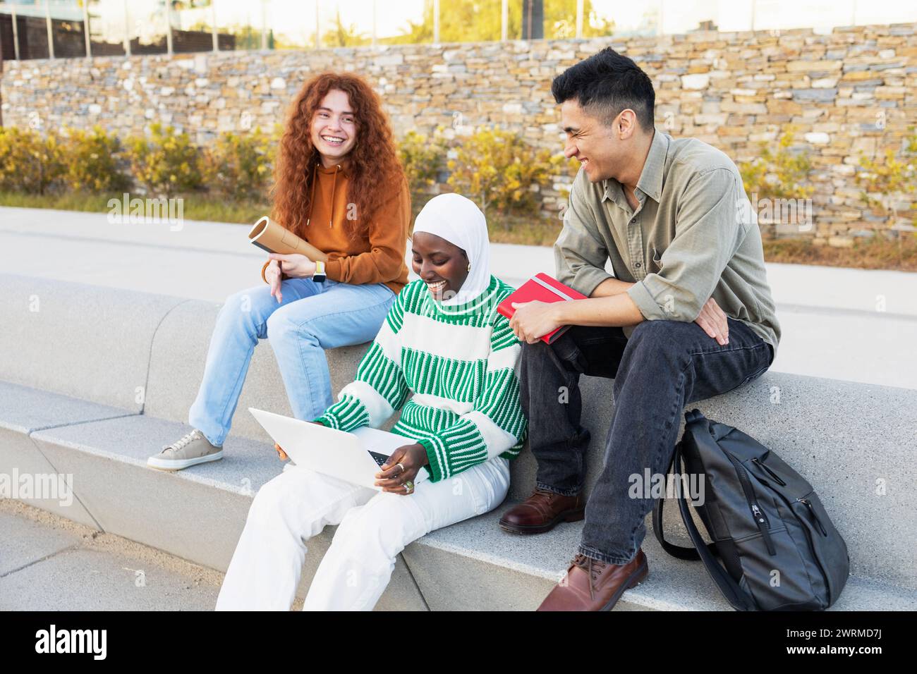 Diverse and inclusive friendship hi-res stock photography and images ...