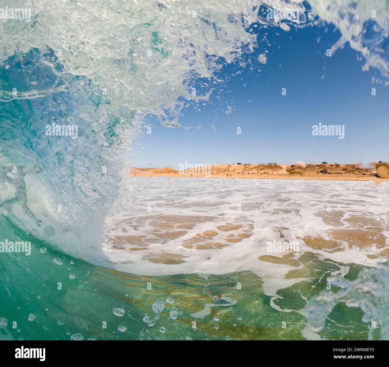 Clear wave crests hi-res stock photography and images - Alamy