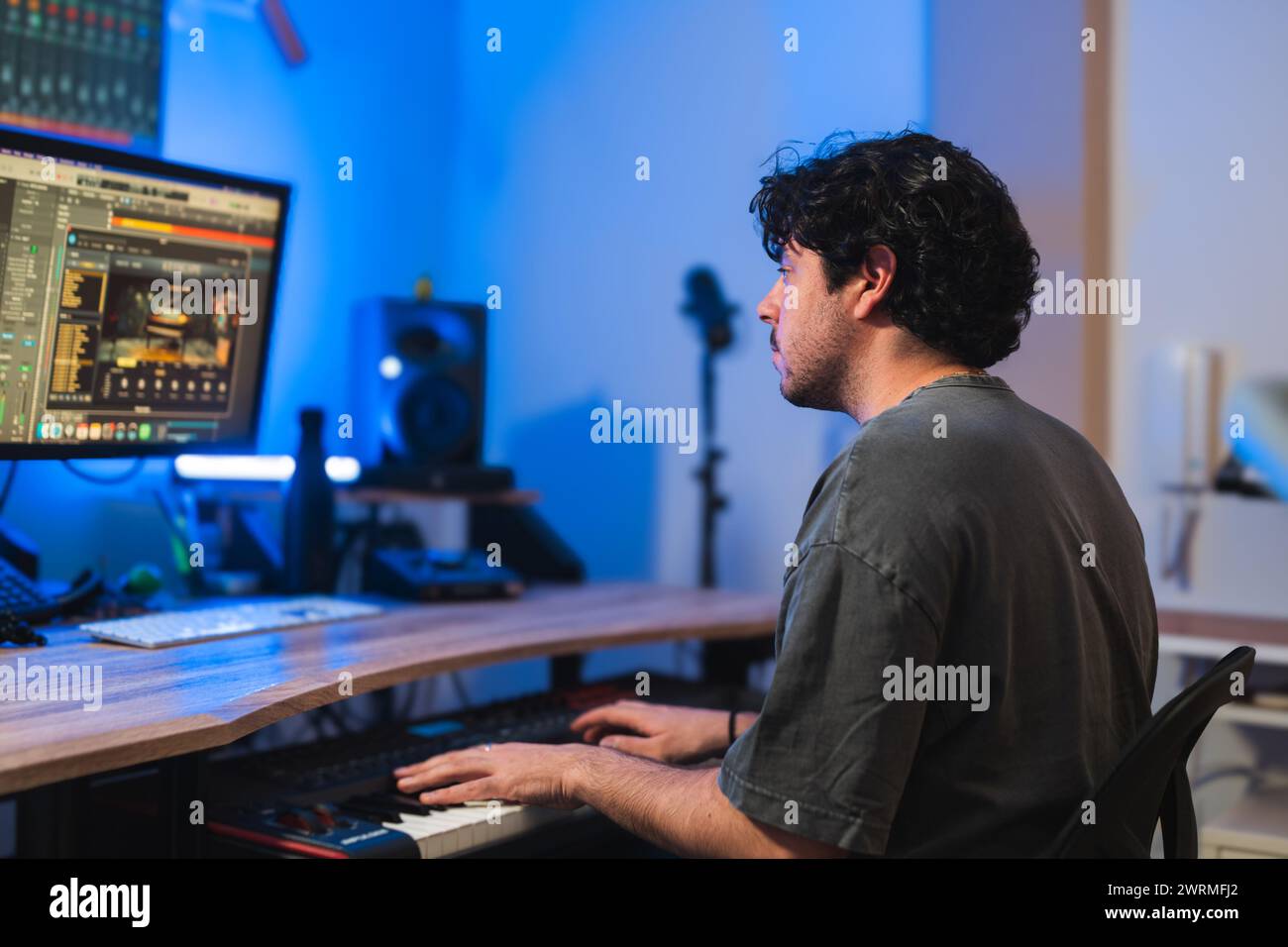 Digital workstation hi-res stock photography and images - Alamy