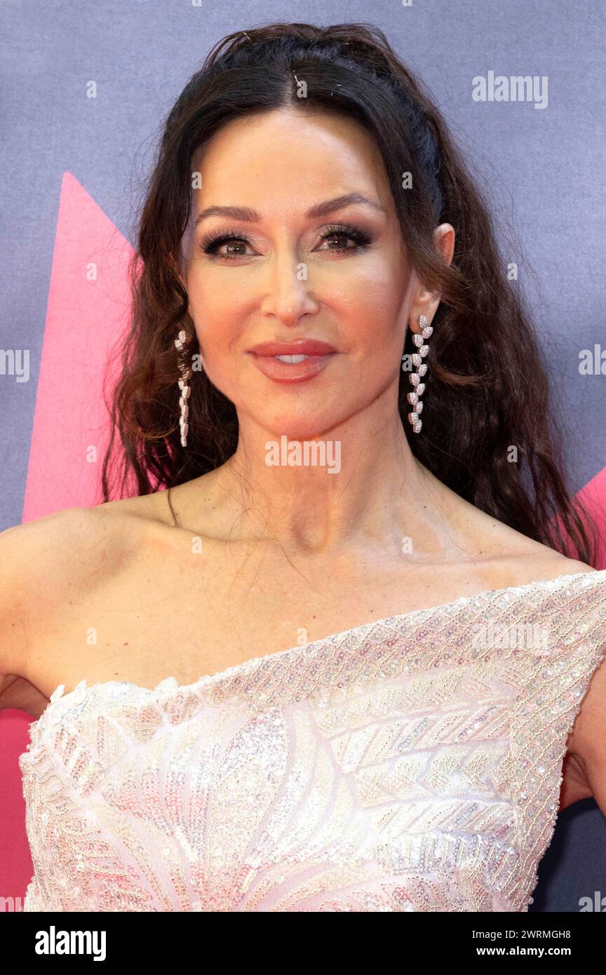 Sofia Milos bei der 24. Children Uniting Nations Academy Awards Celebration auf dem Warner Bros ...