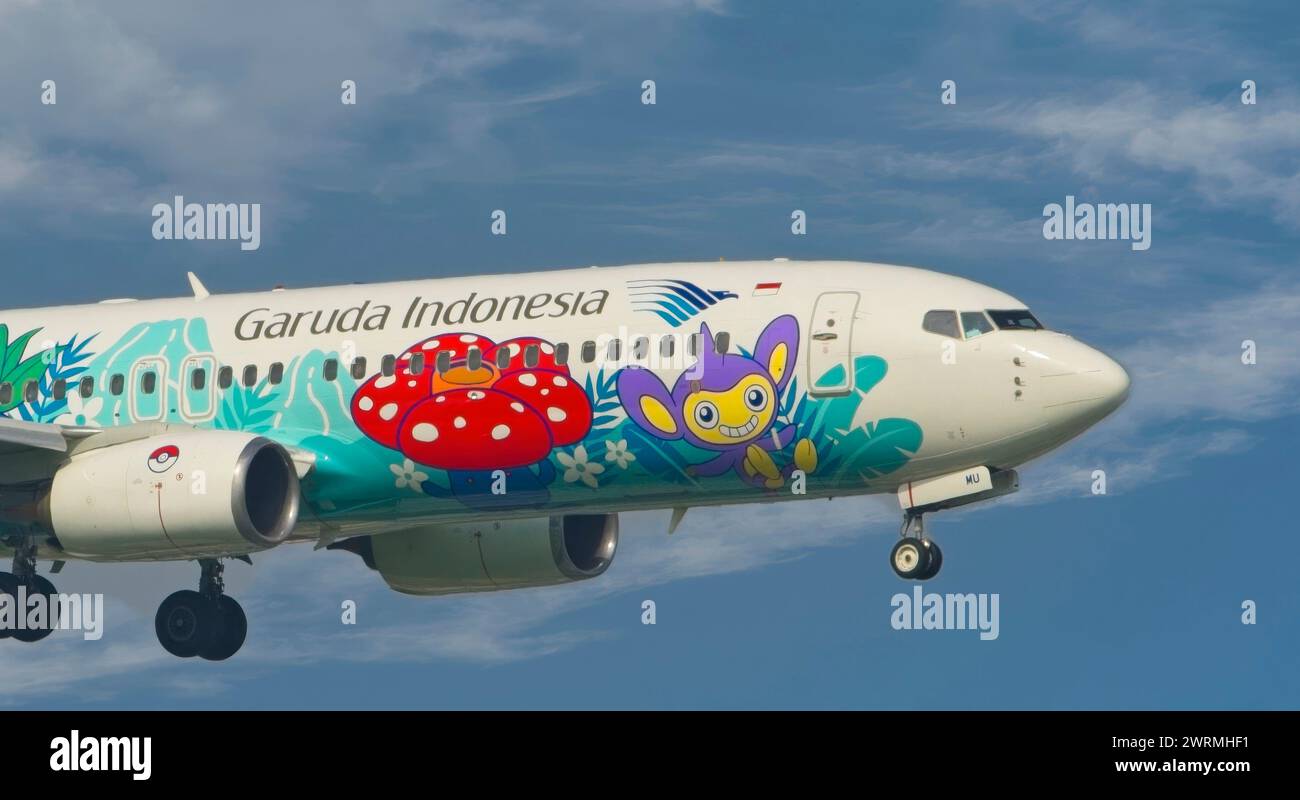Garuda Indonesia B737-8U3, PK-GMU Pokemon Livery final approach to Bali ...