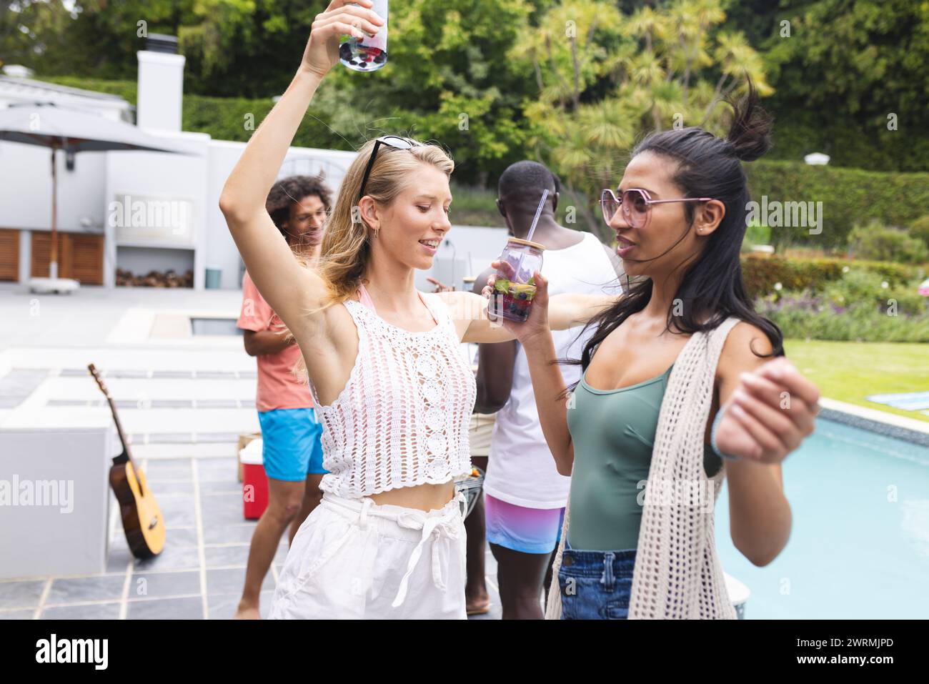 Poolside atmosphere hi-res stock photography and images - Alamy