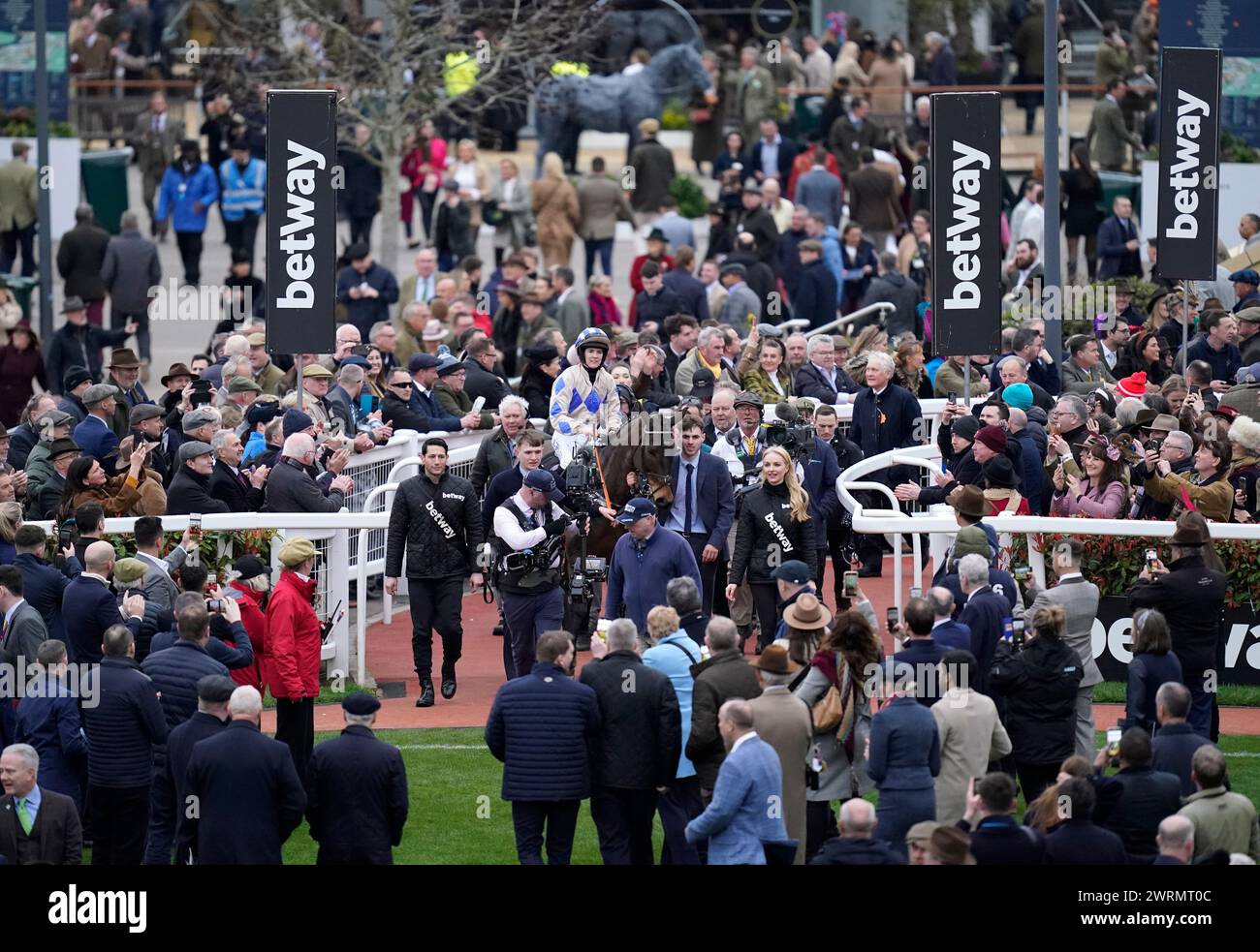 Captain guinness racecourse hi-res stock photography and images - Alamy
